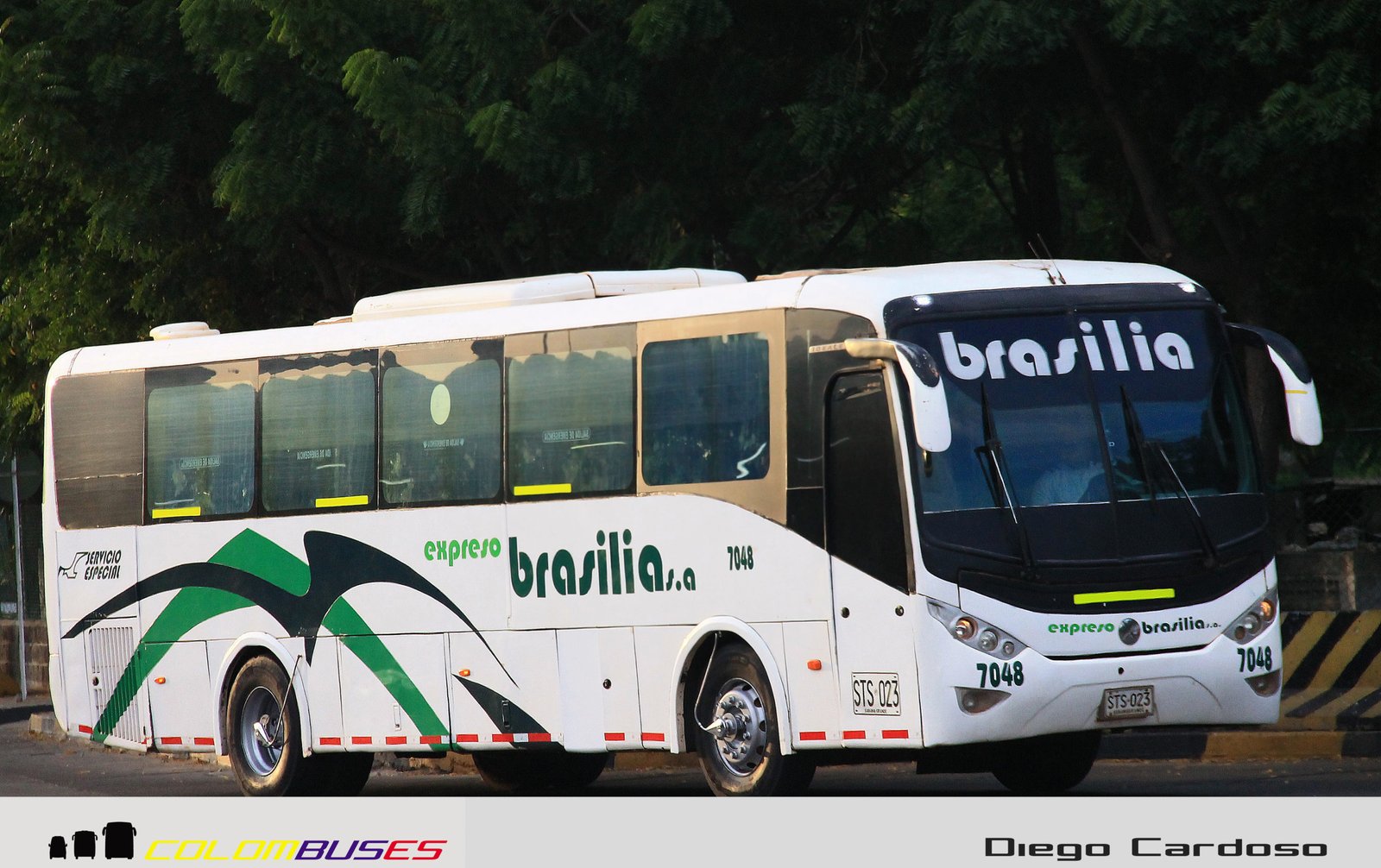 Expreso Brasilia 7048 - Colombuses.com