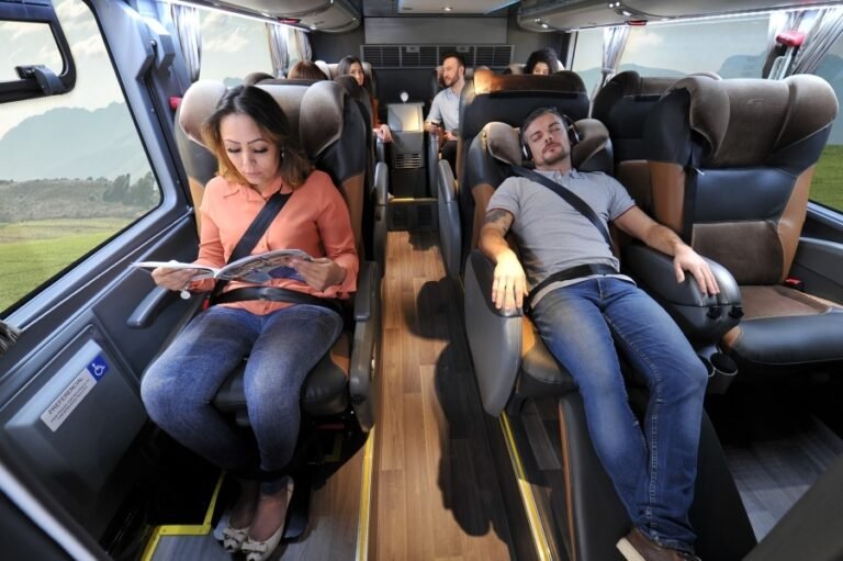 Buses de dos pisos en Colombia: Empresas y características